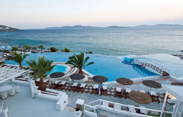 40 Spectacular Pools That Will Rock Your Senses - YourAmazingPlaces.com