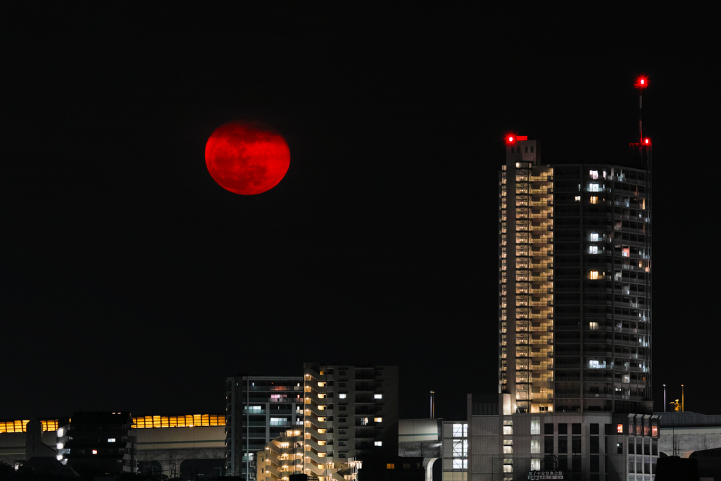 The Awesome Full Moon - YourAmazingPlaces.com