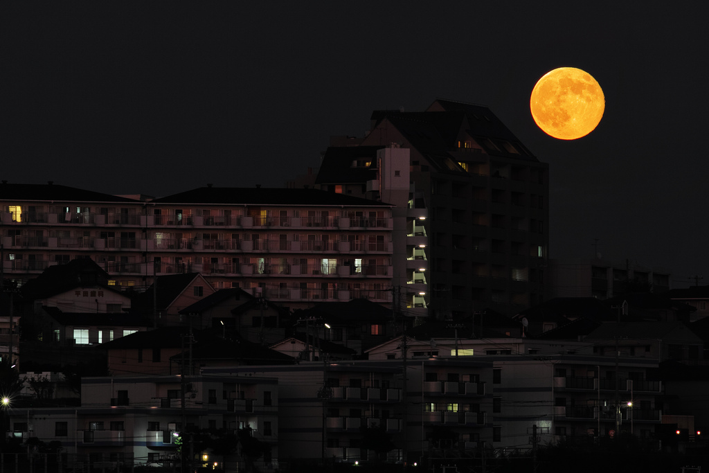 The Awesome Full Moon - YourAmazingPlaces.com