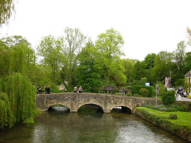 Meet Bibury Village Through 10 Spectacular Photos - YourAmazingPlaces.com