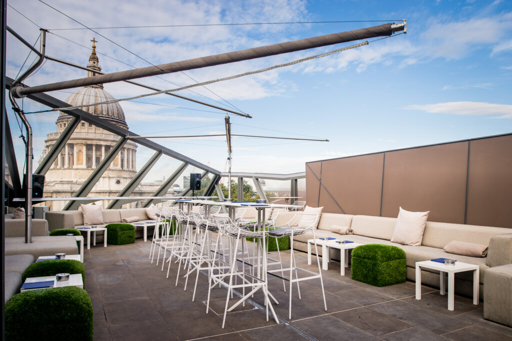Discover London's Best Locations for a Romantic Christmas ...