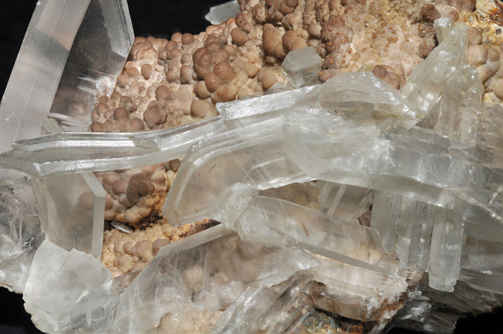 Crystal Cave - Enter Deep Into the Depths of our Planet Earth and See ...