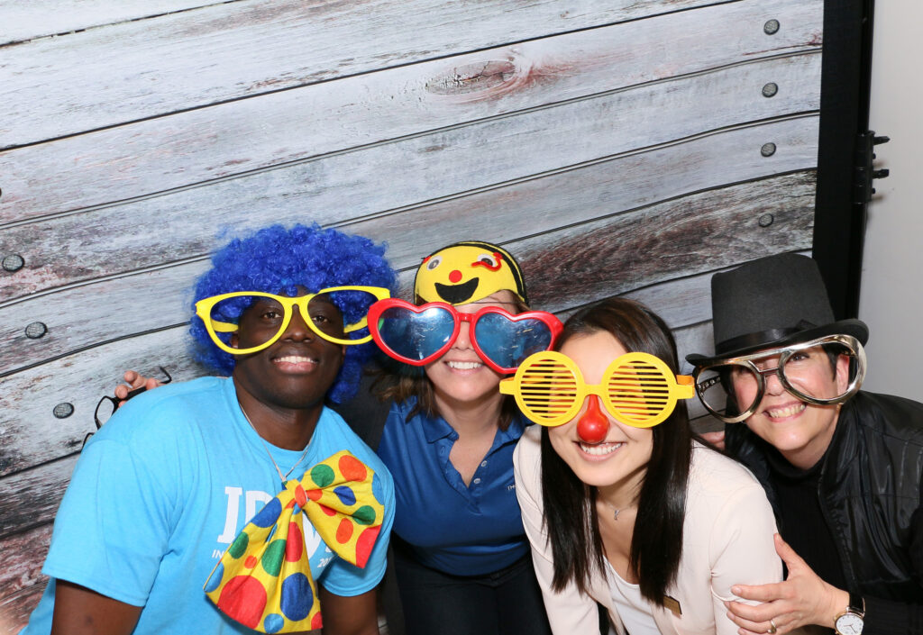 Photo Booth pictures gone wrong! - YourAmazingPlaces.com