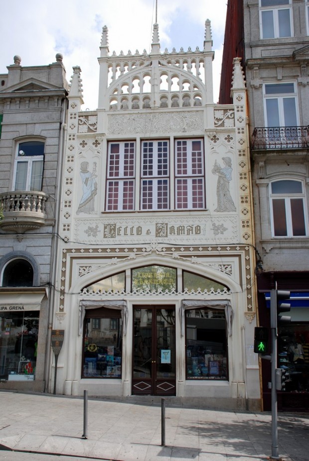 Visit Livraria Lello – Interesting Bookstore Which Will Lead You Into ...