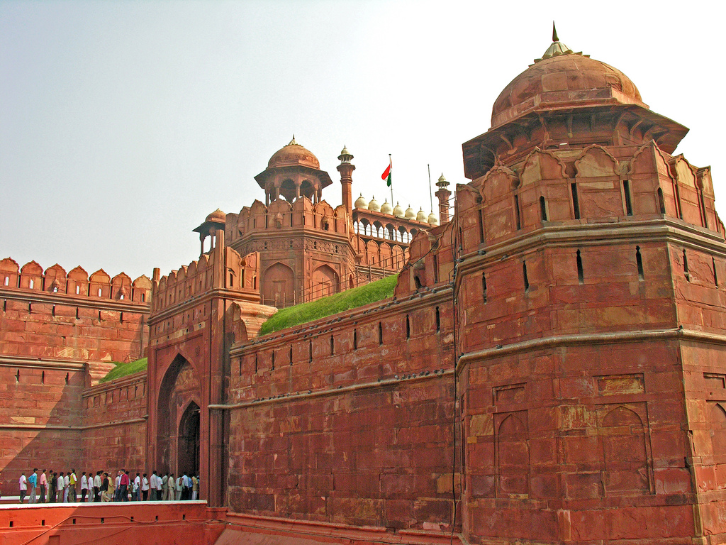 Visit and Explore the Beauty of the Magnificent Forts in India ...