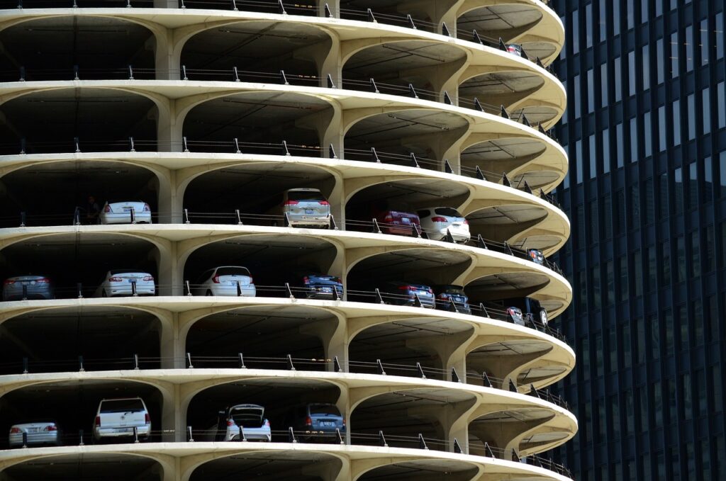 4 Tips for Keeping Your Belongings Safe at the Airport Parking Lot ...