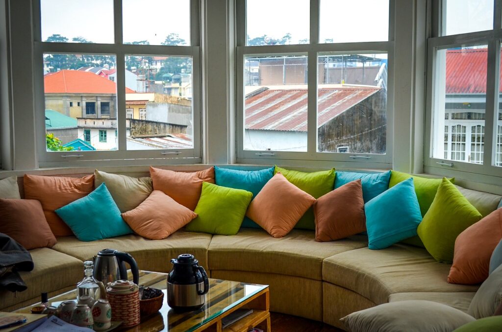5 Ways To Brings Pops Of Color Into Your Home - YourAmazingPlaces.com