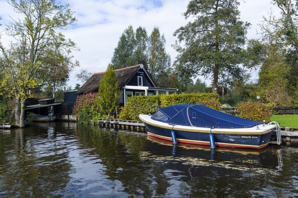 6 Amazing Docks to Consider for Your Home - YourAmazingPlaces.com