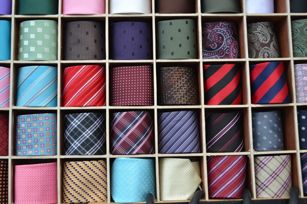 How To Store and Organise Your Accessories - YourAmazingPlaces.com